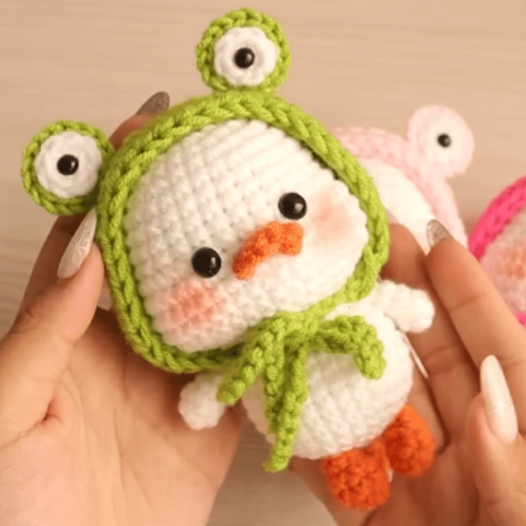 Amigurumi Duckle in a frog suit - Old Library
