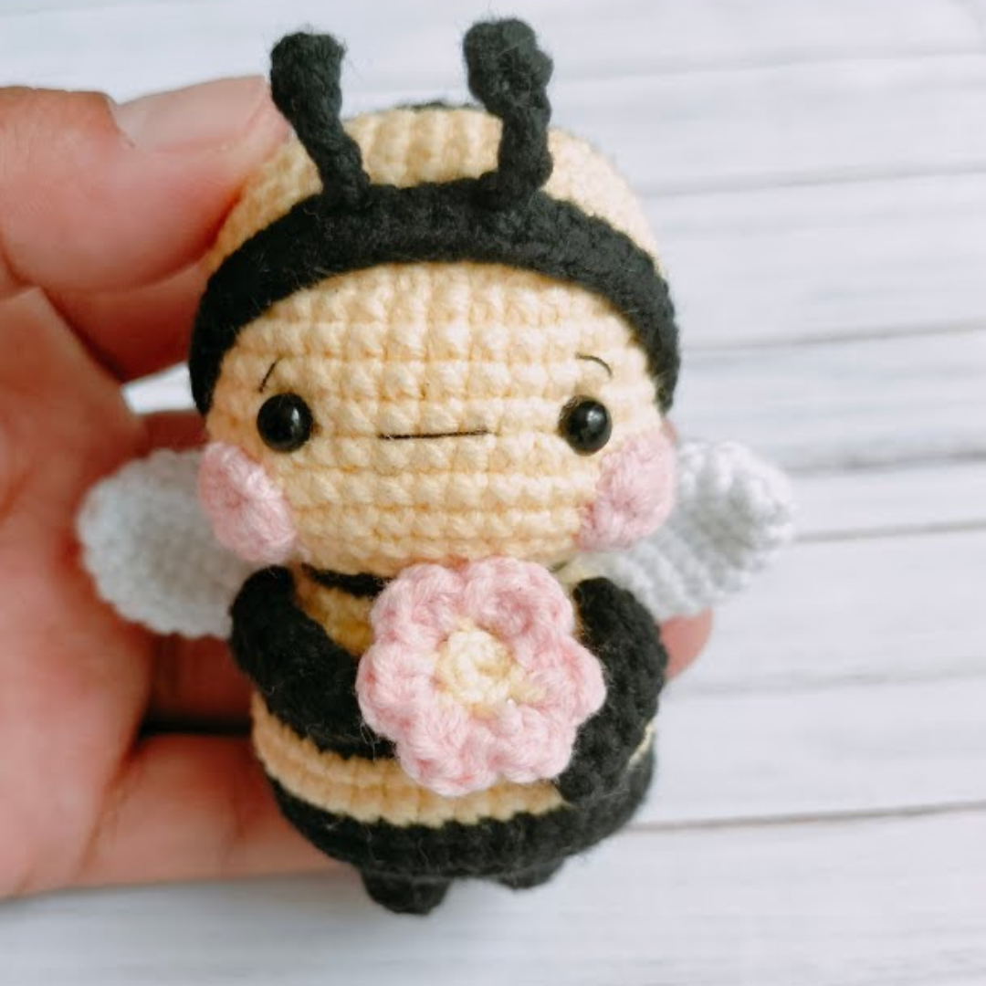 Bee Doll Amigurumi Crochet - Old Library